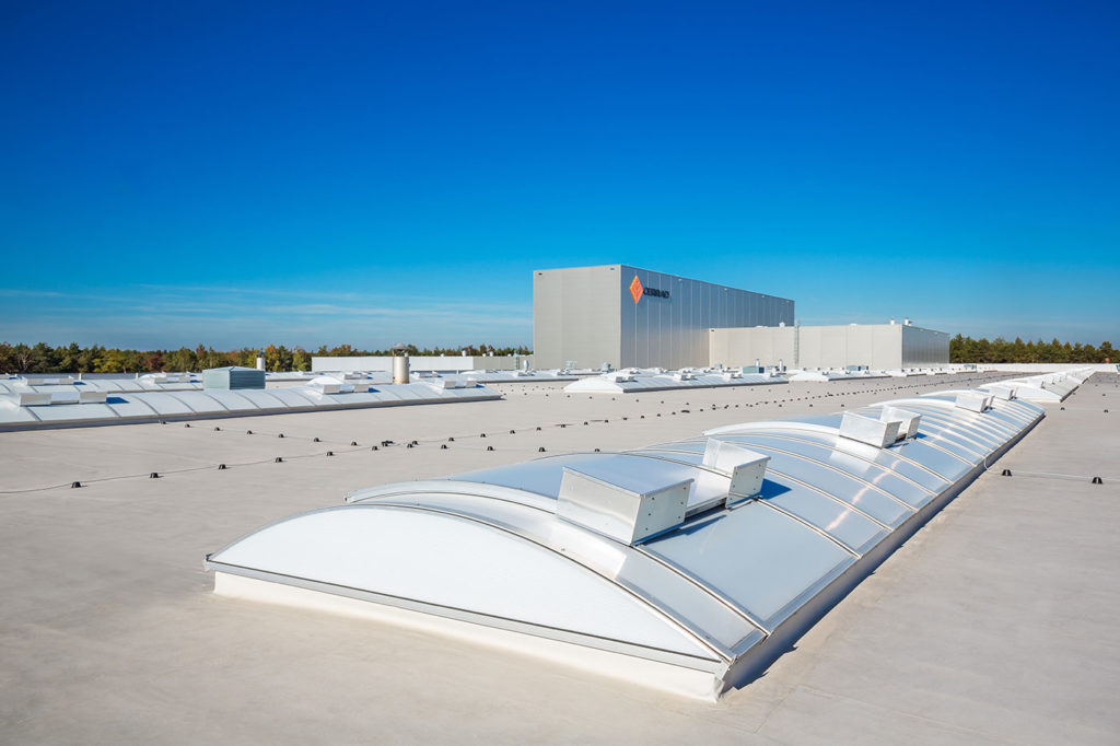 Vents in continuous skylights - Aluco System